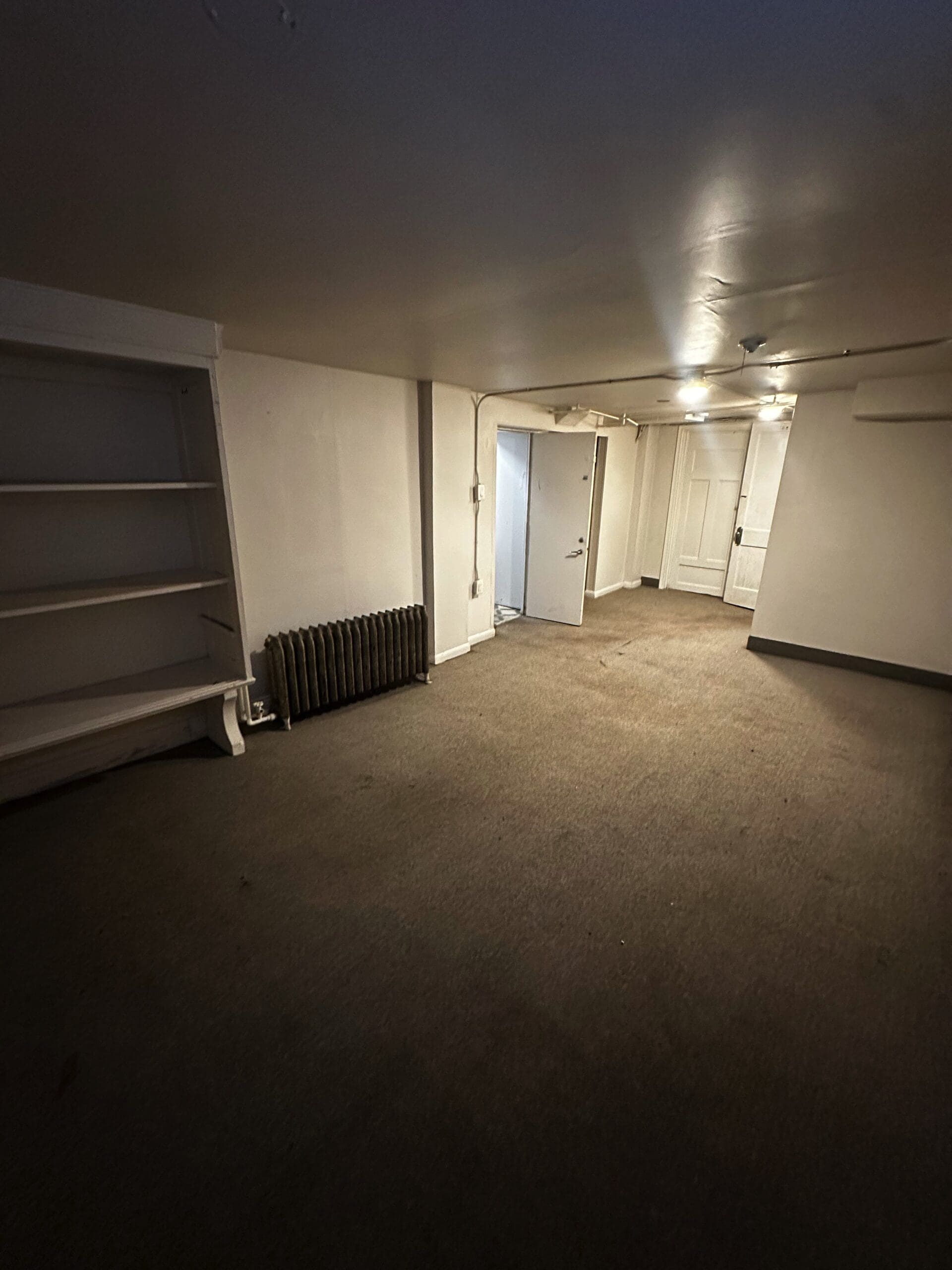 119 Holton Ave S, Hamilton, Basement bachelor — GOLFI Property Management